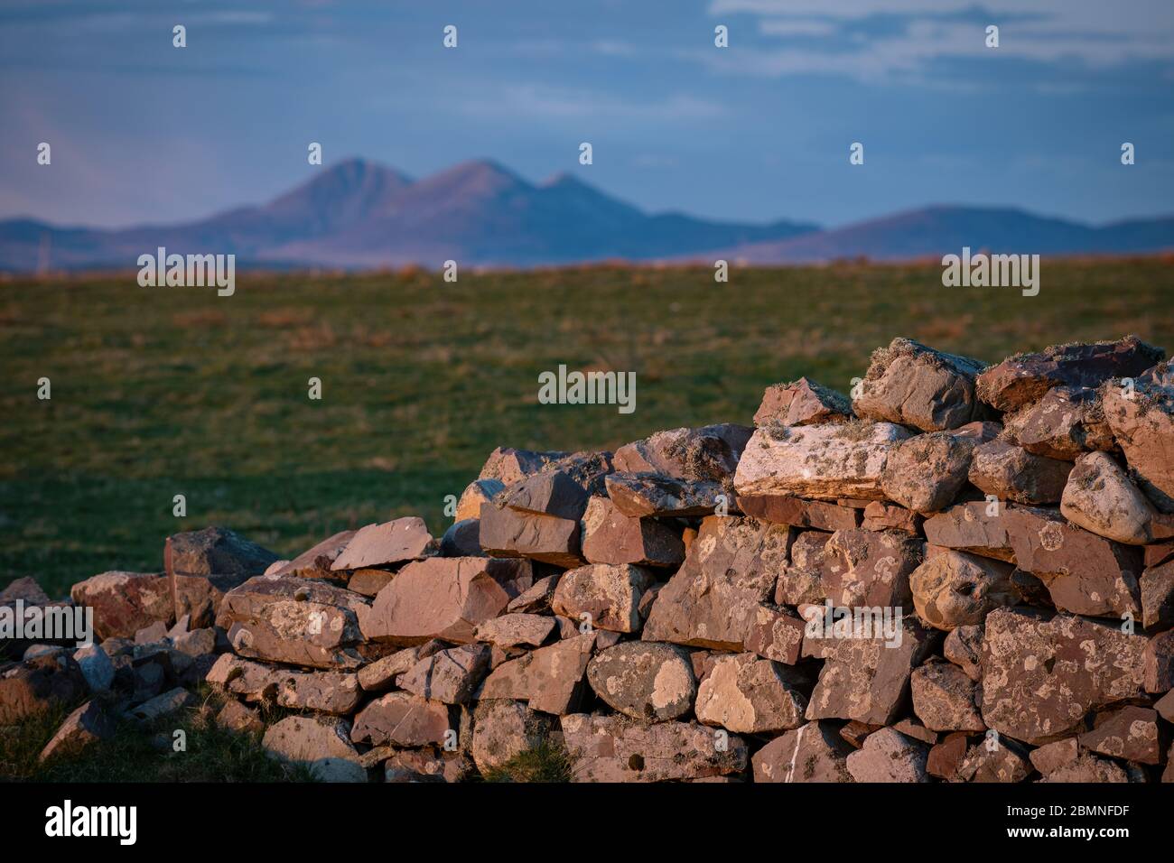 Stone wall crumbling hi-res stock photography and images - Alamy