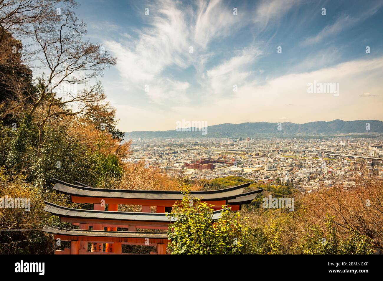 Fushimi inari jinja hi-res stock photography and images - Alamy
