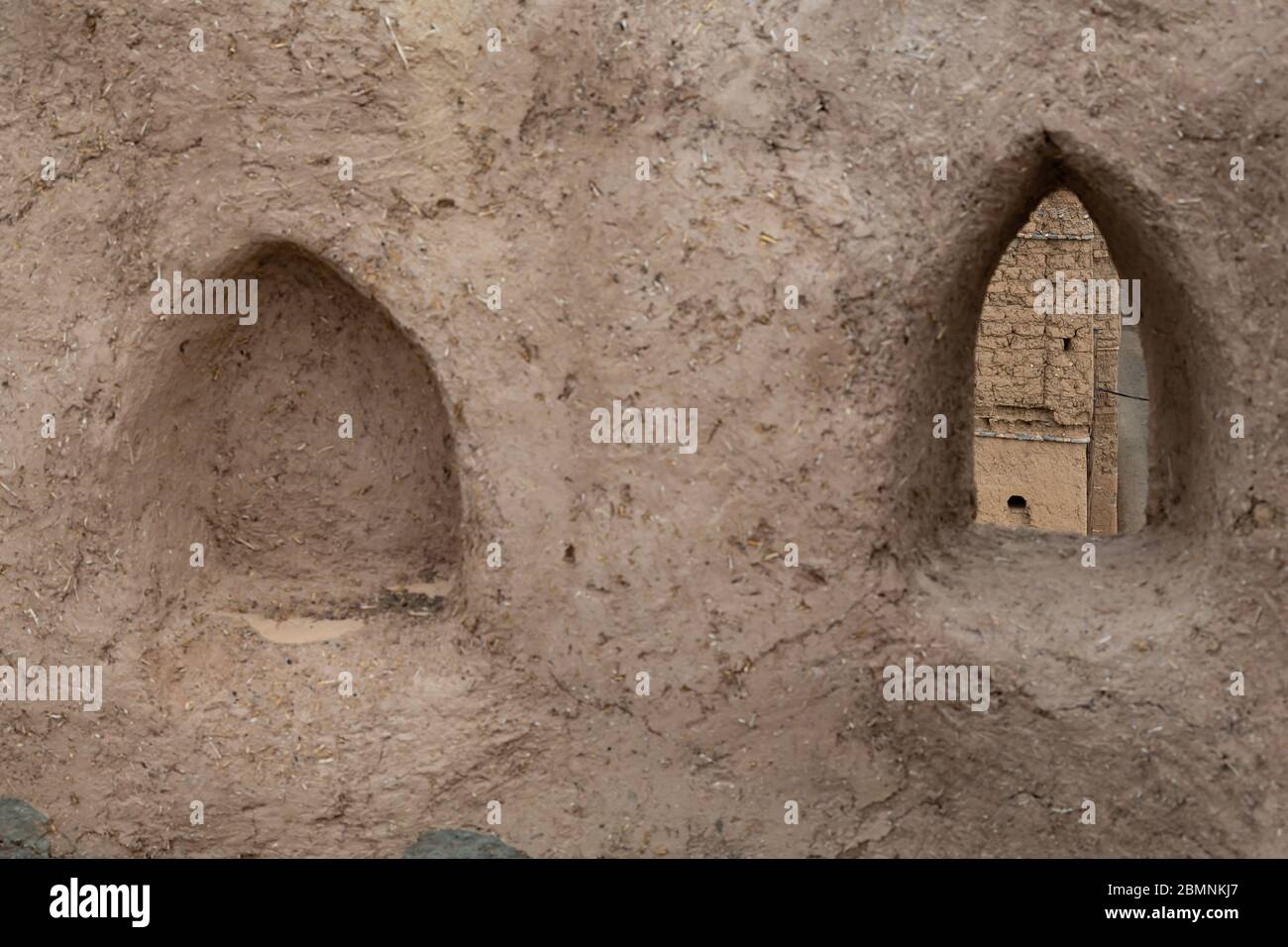 Old in niche wall hi-res stock photography and images - Alamy