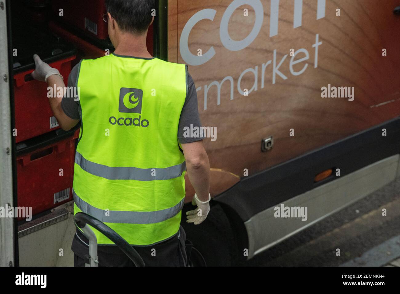 Ocado online shop hi-res stock photography and images - Alamy