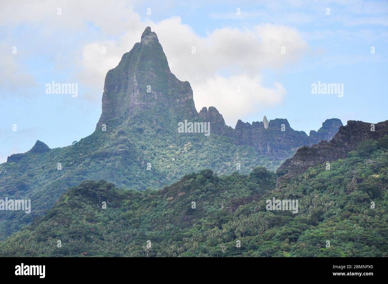 Mount Tohivea in Moorea Stock Photo - Alamy