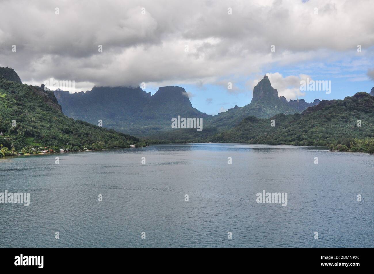 Mount Tohivea in Moorea Stock Photo - Alamy