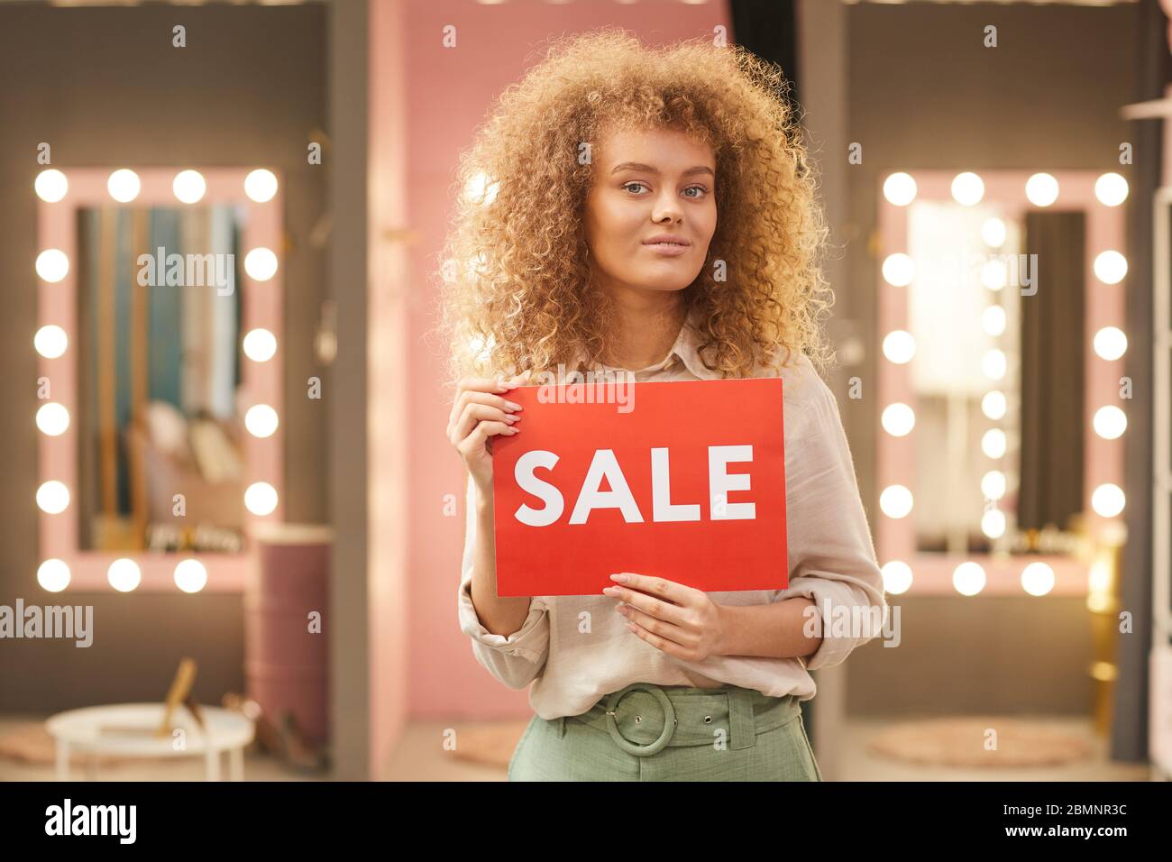 Dressing room sign hi-res stock photography and images - Alamy