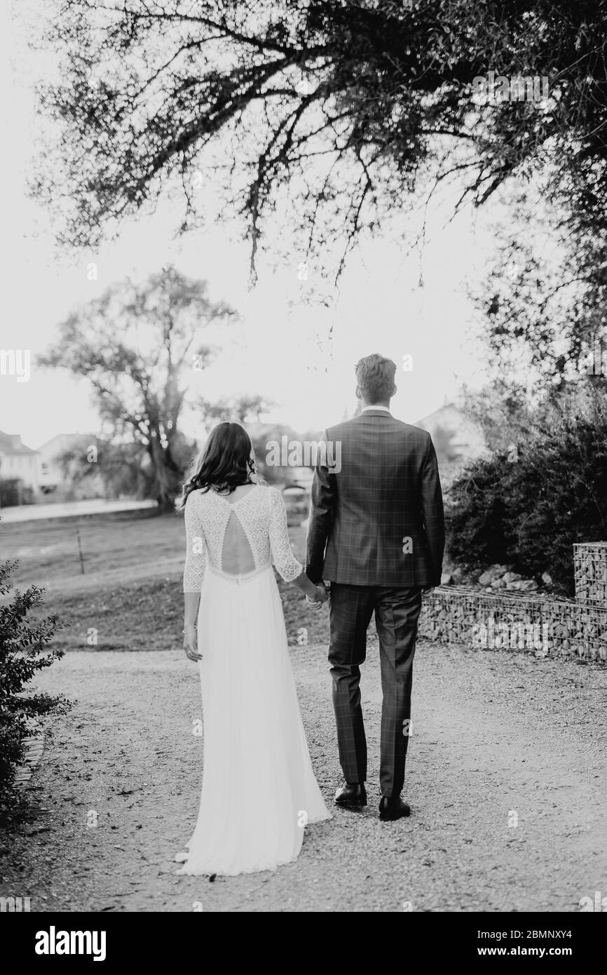 Husband and wife walking Black and White Stock Photos & Images - Alamy