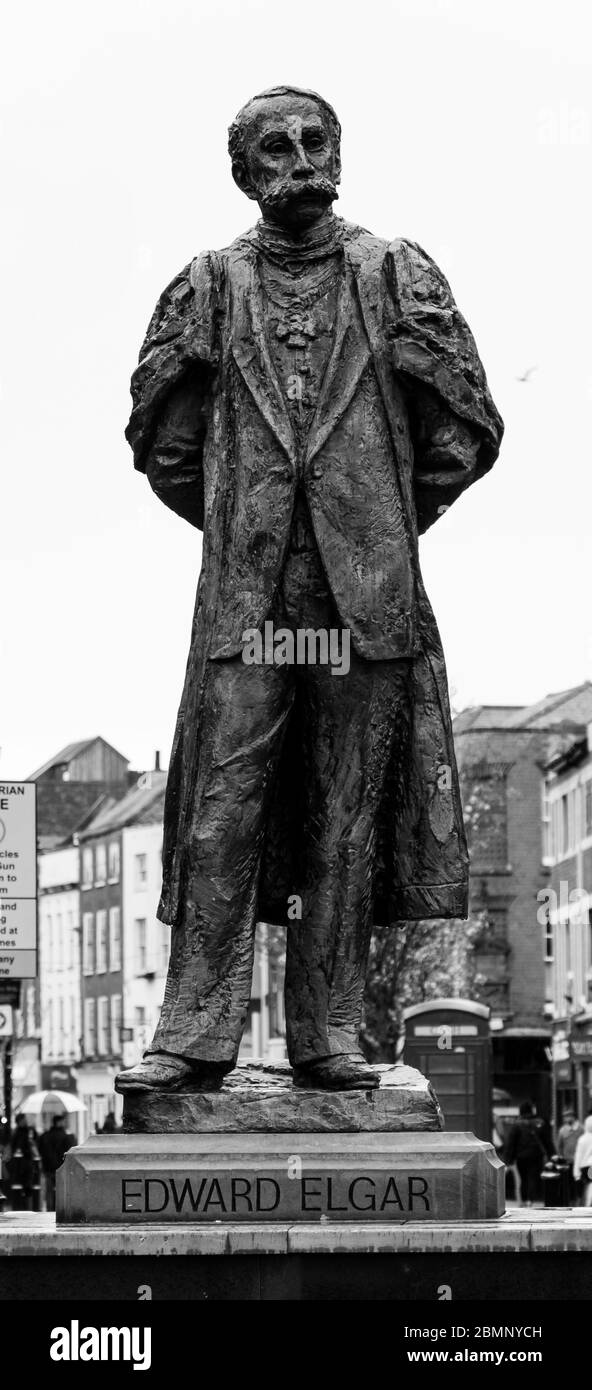 Worcester elgar statue Black and White Stock Photos & Images - Alamy