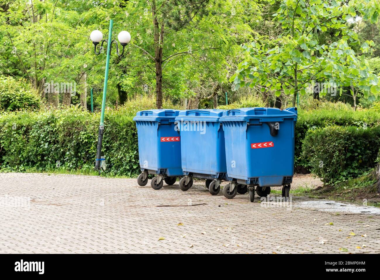 Big bin hi-res stock photography and images - Alamy