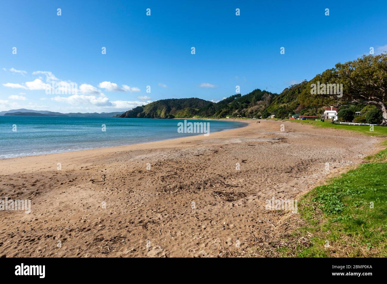 Oneroa Bay Beach (Long Bay), Russell, New Zealand Stock Photo - Alamy