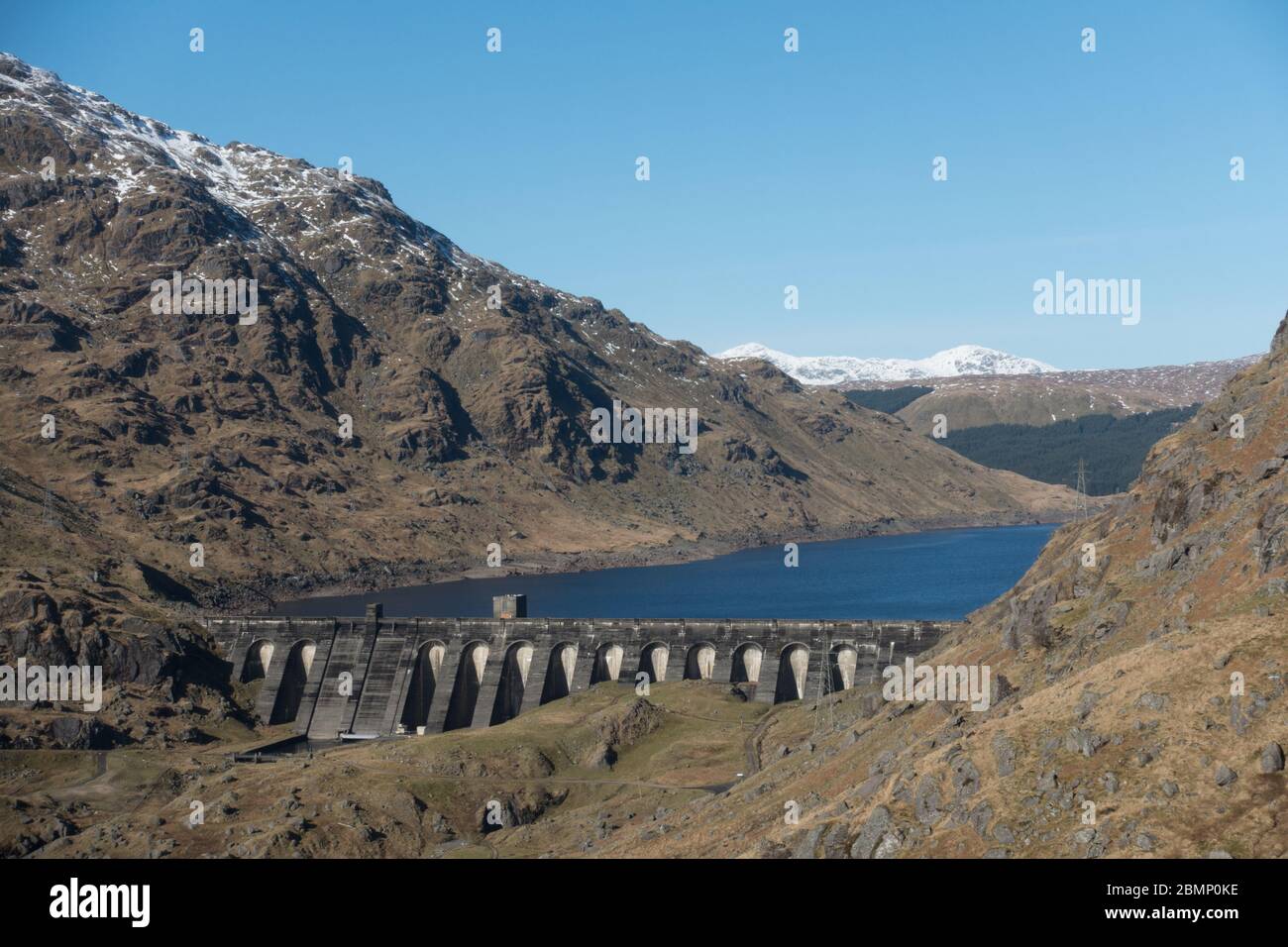 The dam at Loch Sloy in the Arrochar Alps, the Scottish highlands Stock ...
