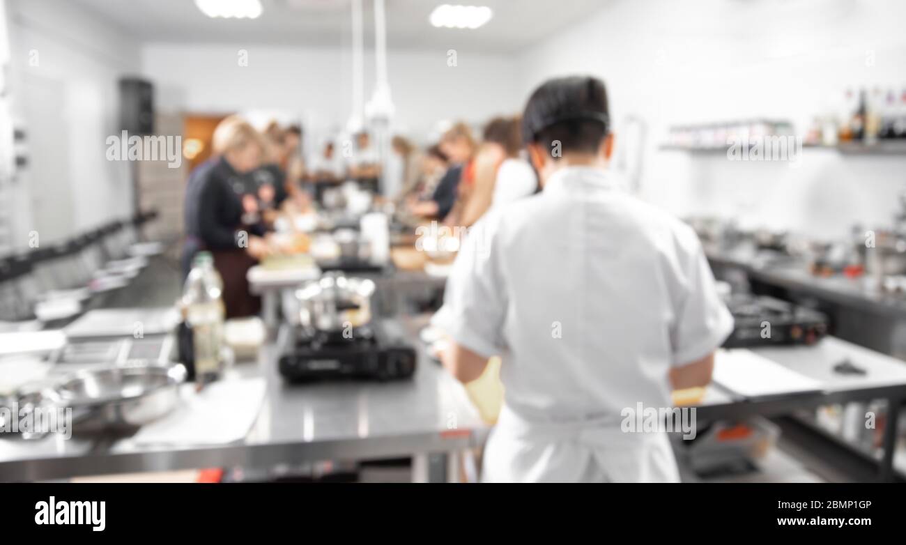 Team cooking class hi-res stock photography and images - Alamy
