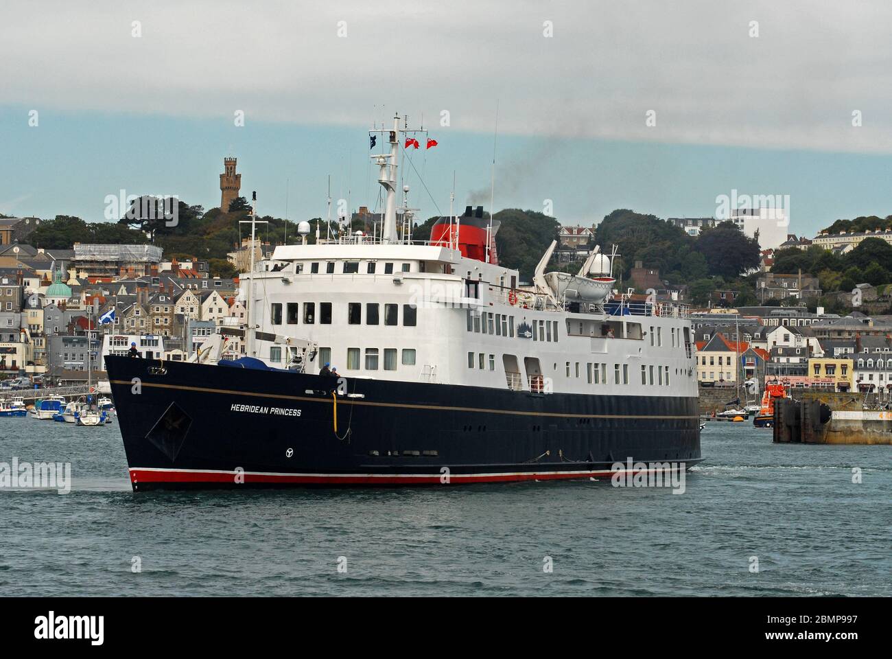 Ship going astern hi-res stock photography and images - Alamy