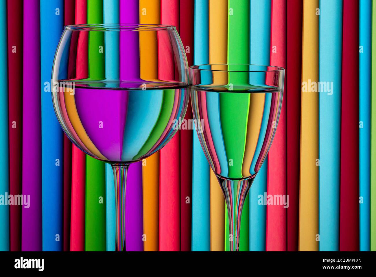 Refracting white light hi-res stock photography and images - Alamy