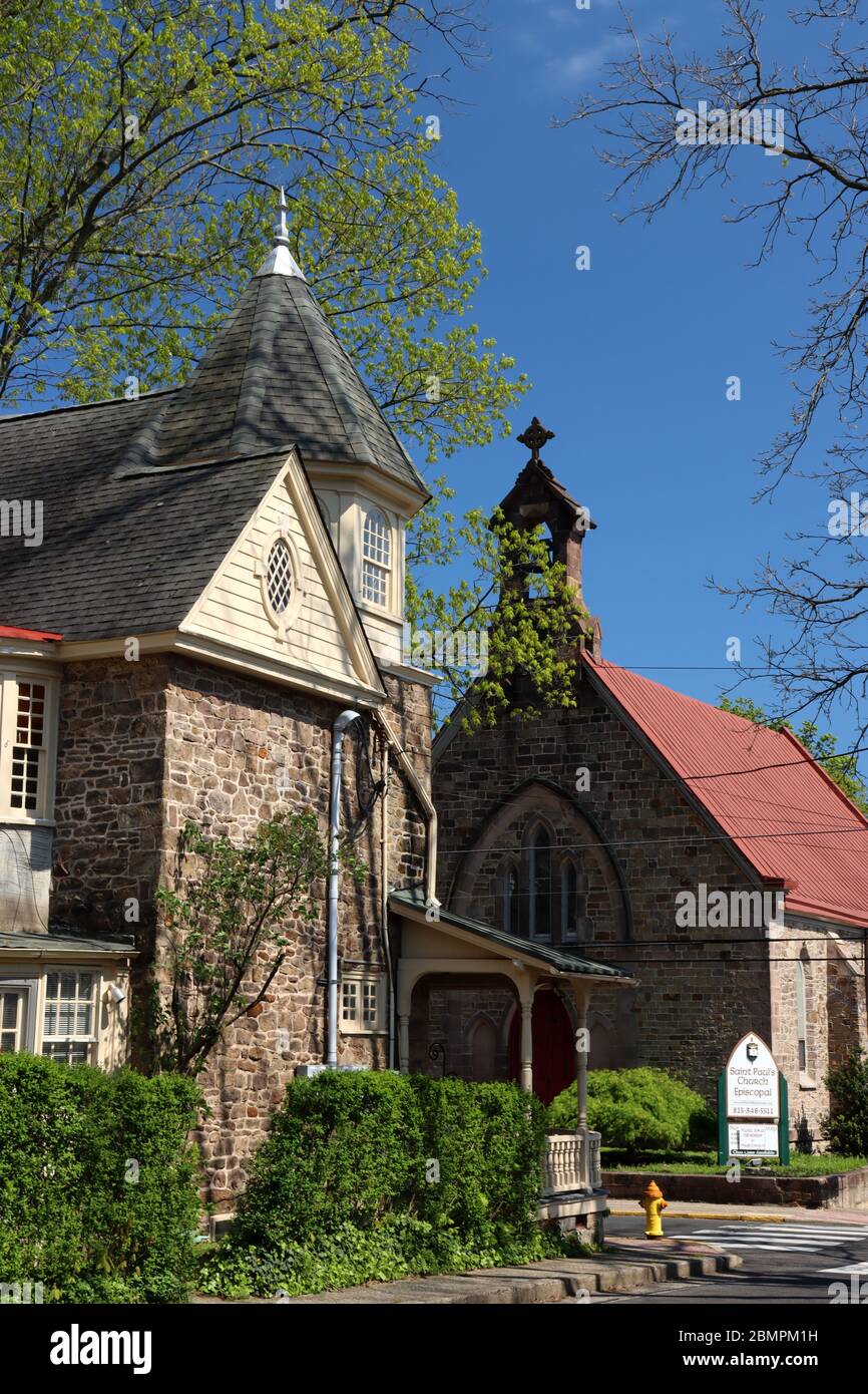Two churches very close together Stock Photo - Alamy