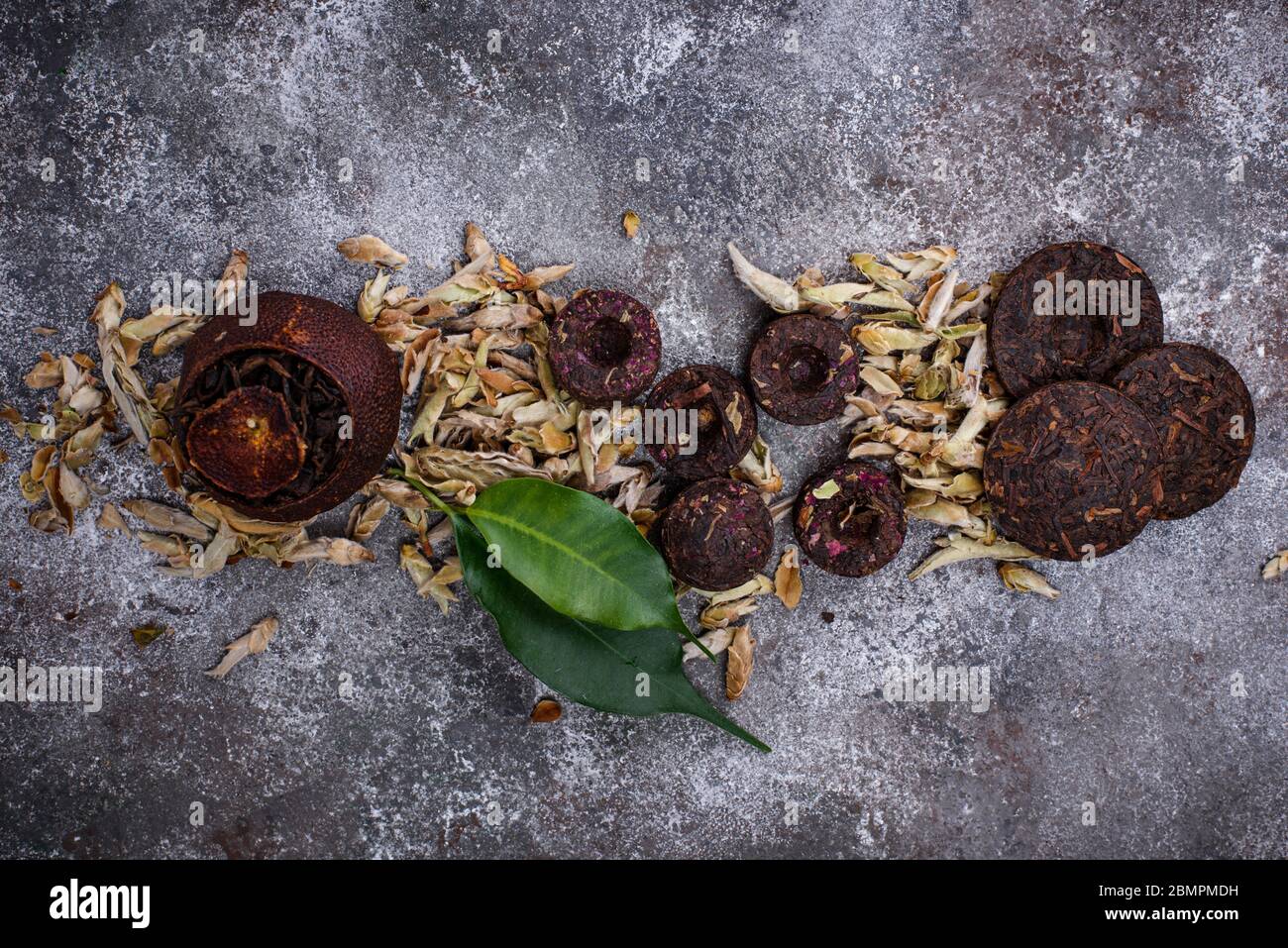 Tangerine puer tea hi-res stock photography and images - Alamy