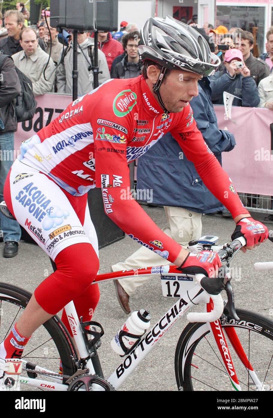 Giro in acqua hi-res stock photography and images - Alamy