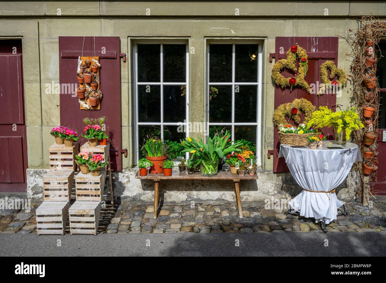 Flower shop in the historic centre of the old town, Inner City, Bern ...