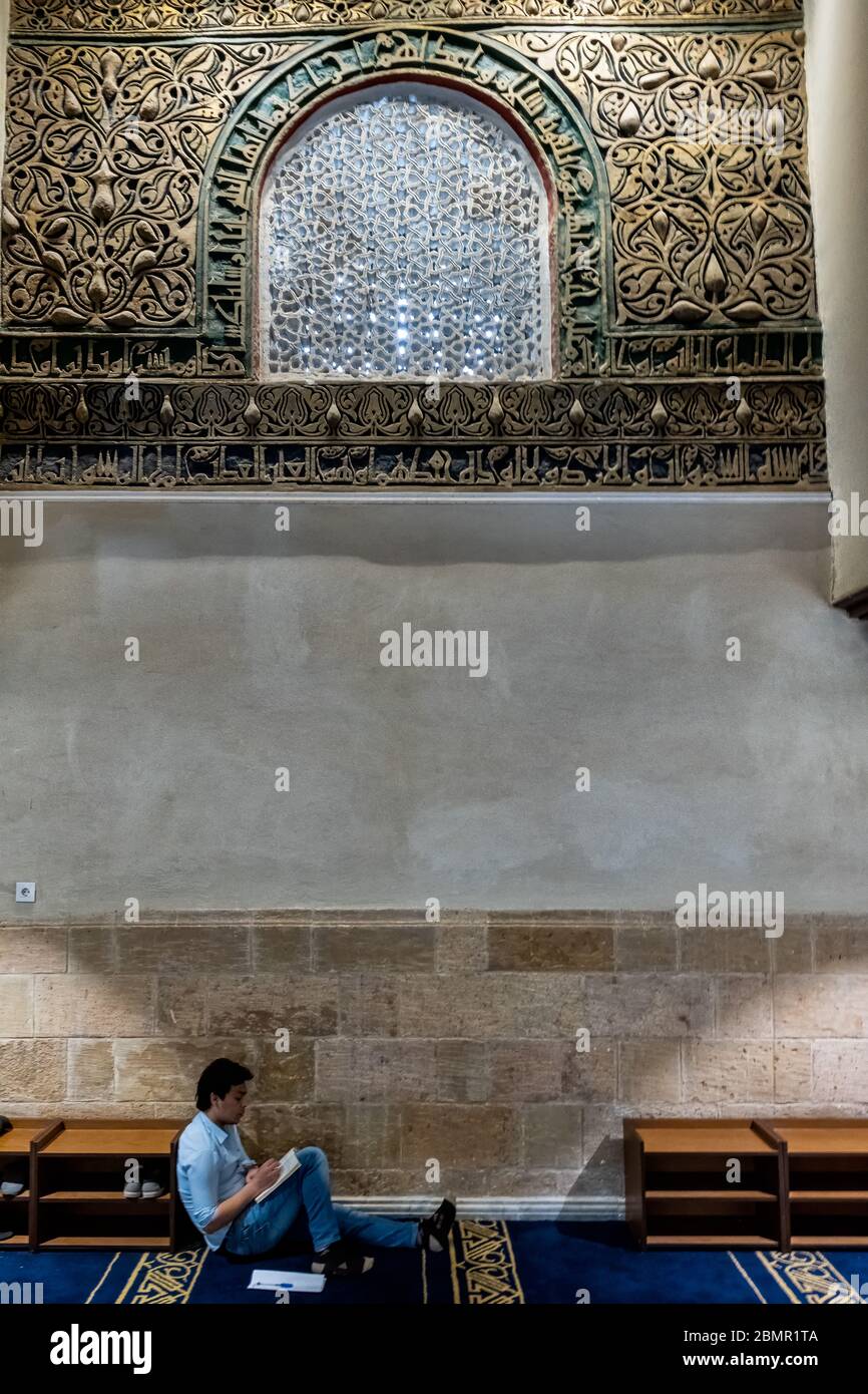 Islamic Student studying in the Al Azhar Mosque in Cairo Stock Photo ...