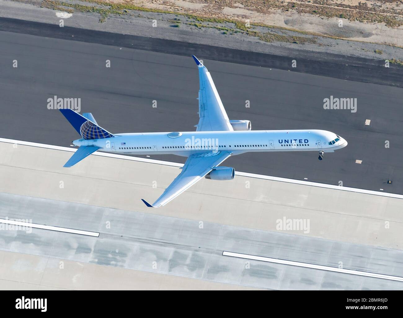 Aerial view of United Airlines Boeing 757 (757-300) departing Los ...