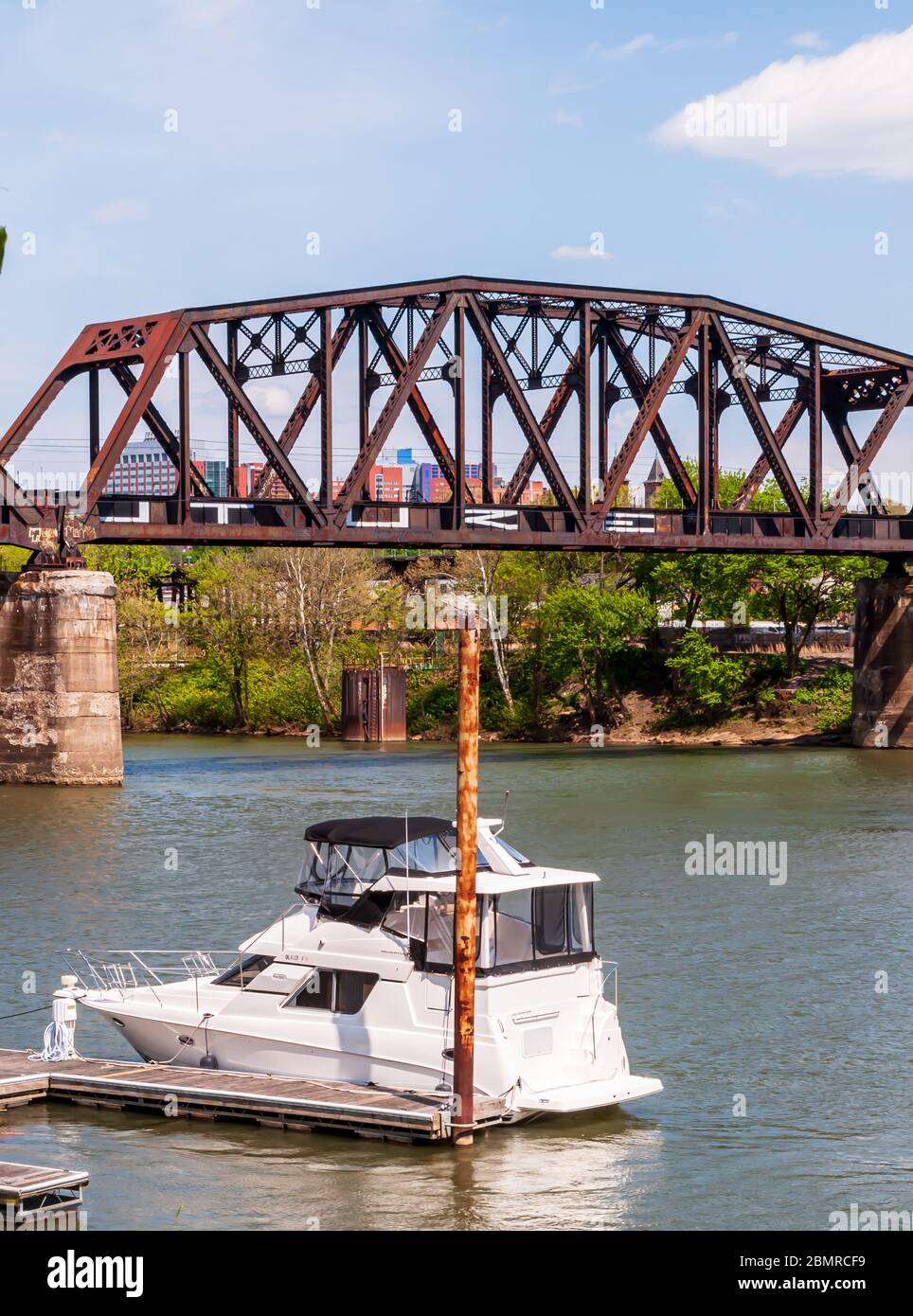 Pittsburgh river boat hi-res stock photography and images - Alamy