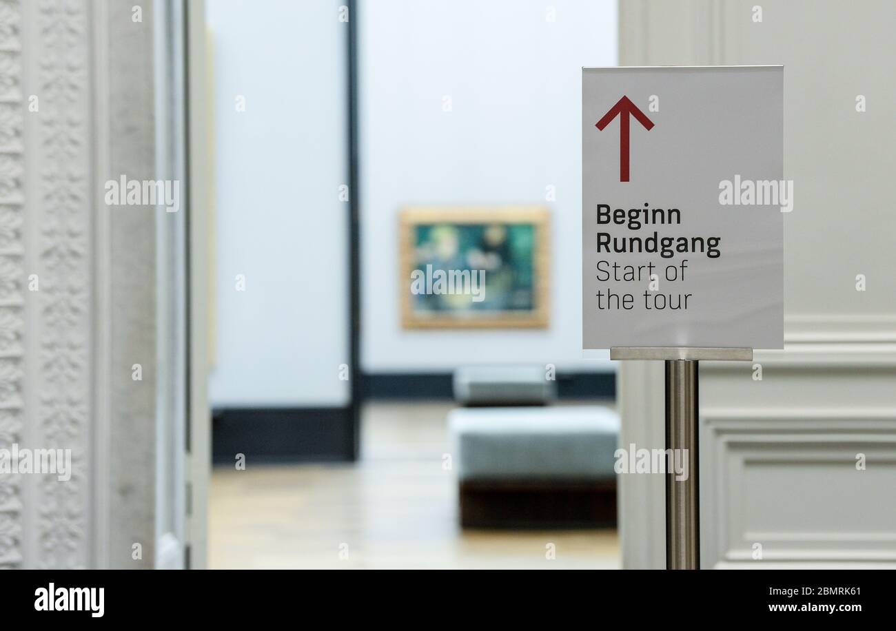 Museum sign rules hi-res stock photography and images - Alamy