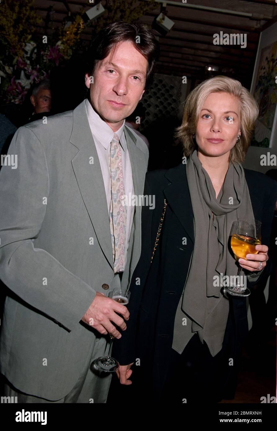 LOS ANGELES, CA. March 3, 1993: Actors Michael Brandon & wife Glynis ...