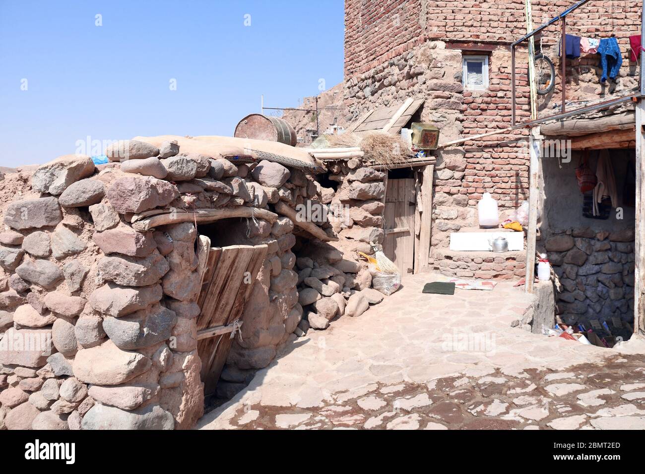 House in Kandovan - ancient Iranian cave village in the rocks (Candovan ...