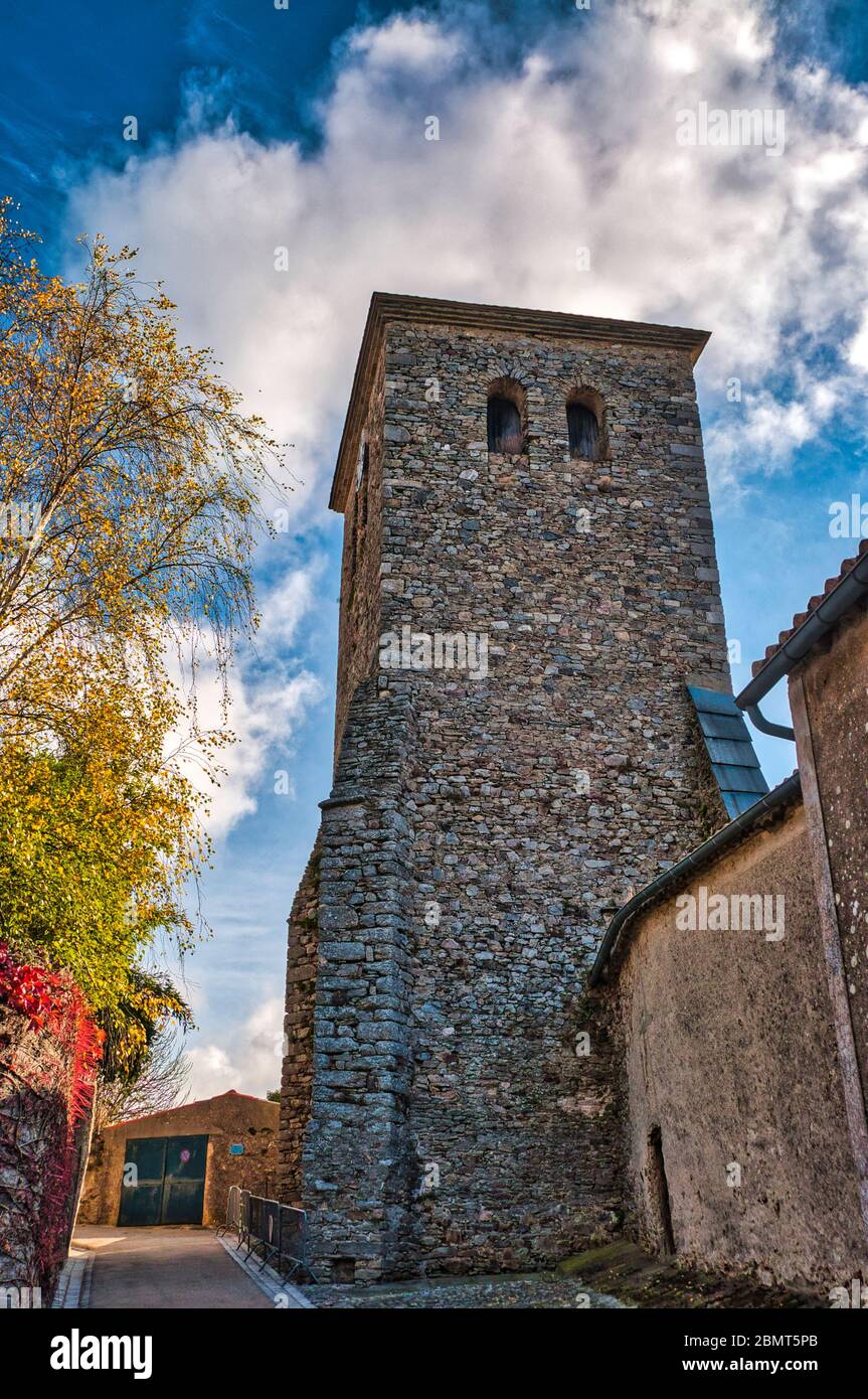 Saissac castle hi-res stock photography and images - Alamy