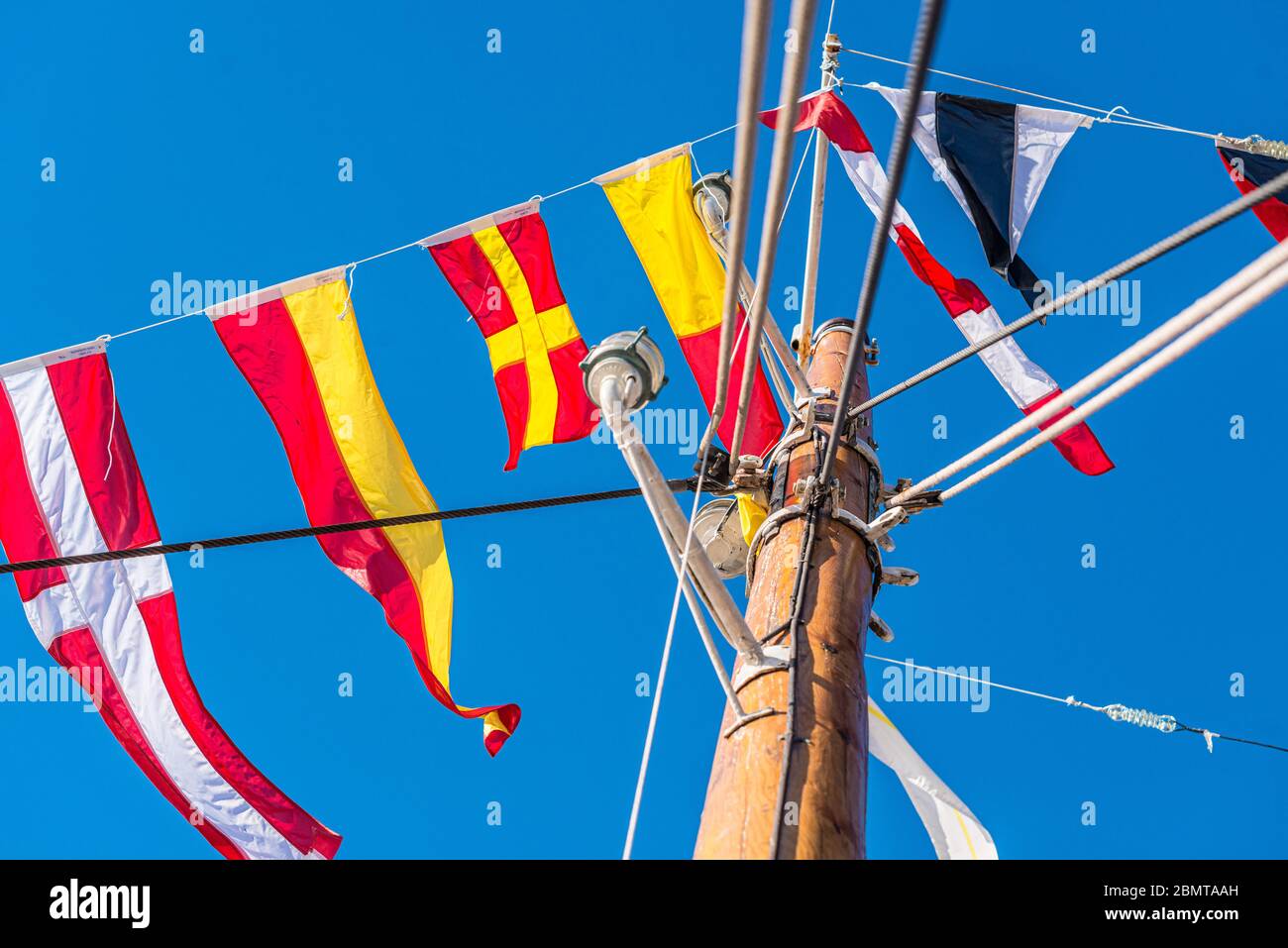 Hanging rig hi-res stock photography and images - Alamy