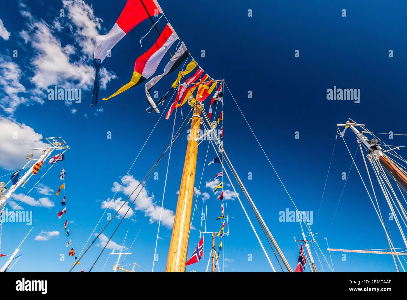 Hanging rig hi-res stock photography and images - Alamy