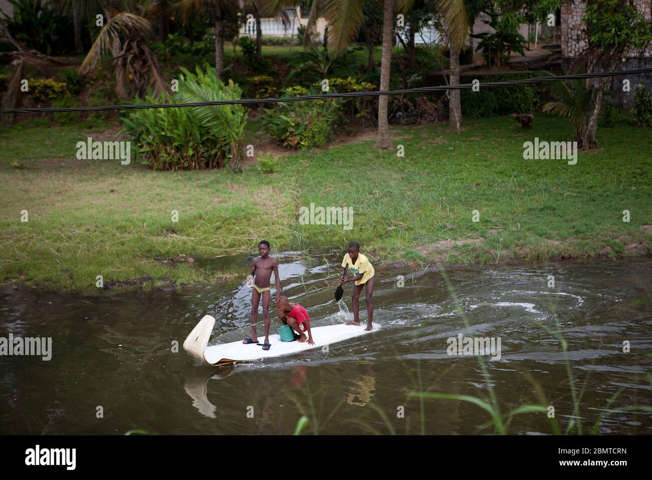Village life cameroon africa hi-res stock photography and images - Alamy
