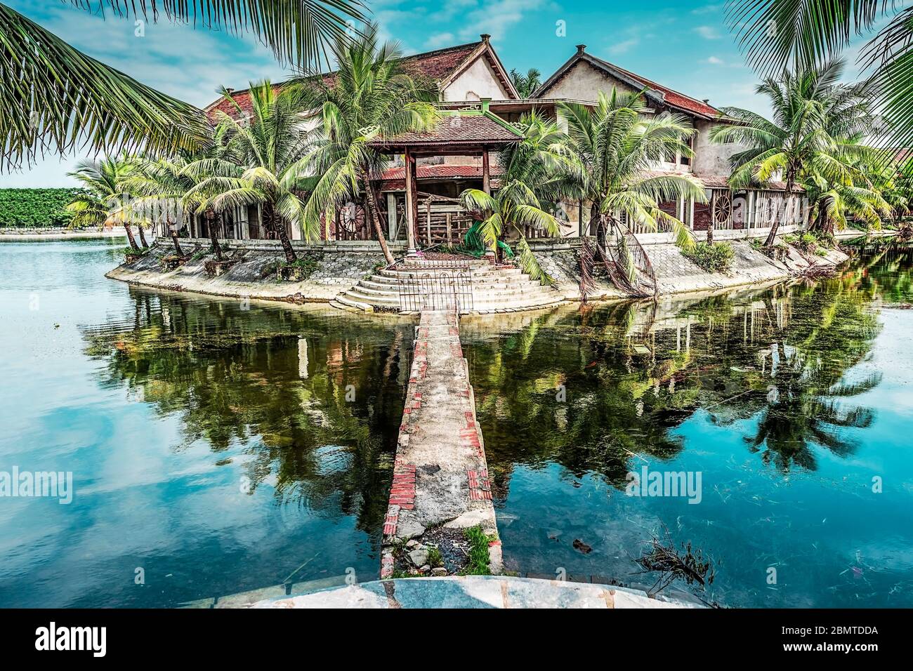 House standing on the island Stock Photo - Alamy