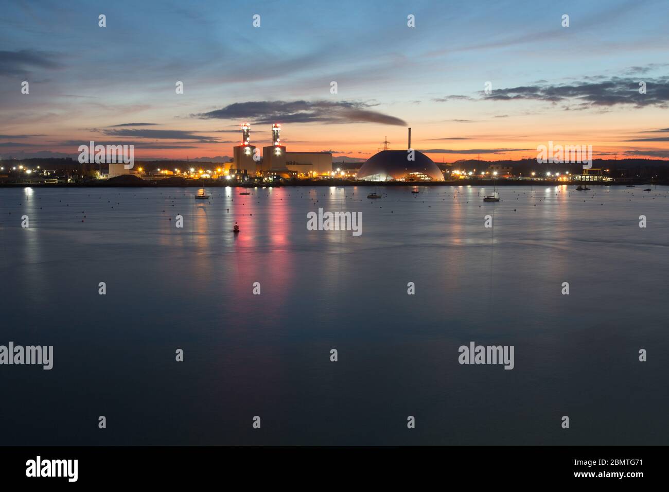 City of Southampton, England. Picturesque sunset view over the River ...