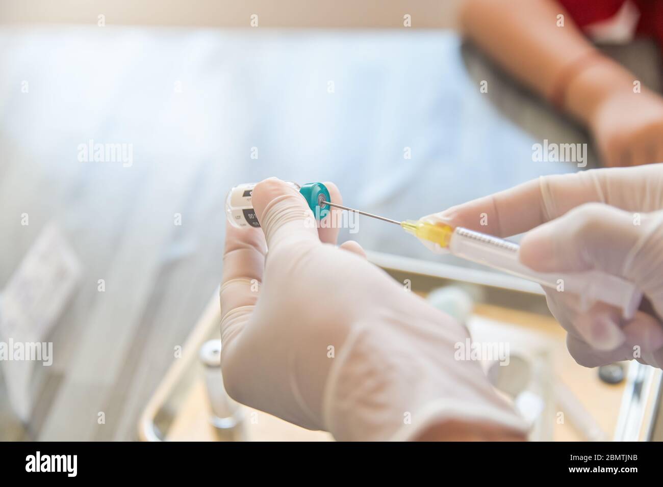 Doctor hand hi-res stock photography and images - Alamy