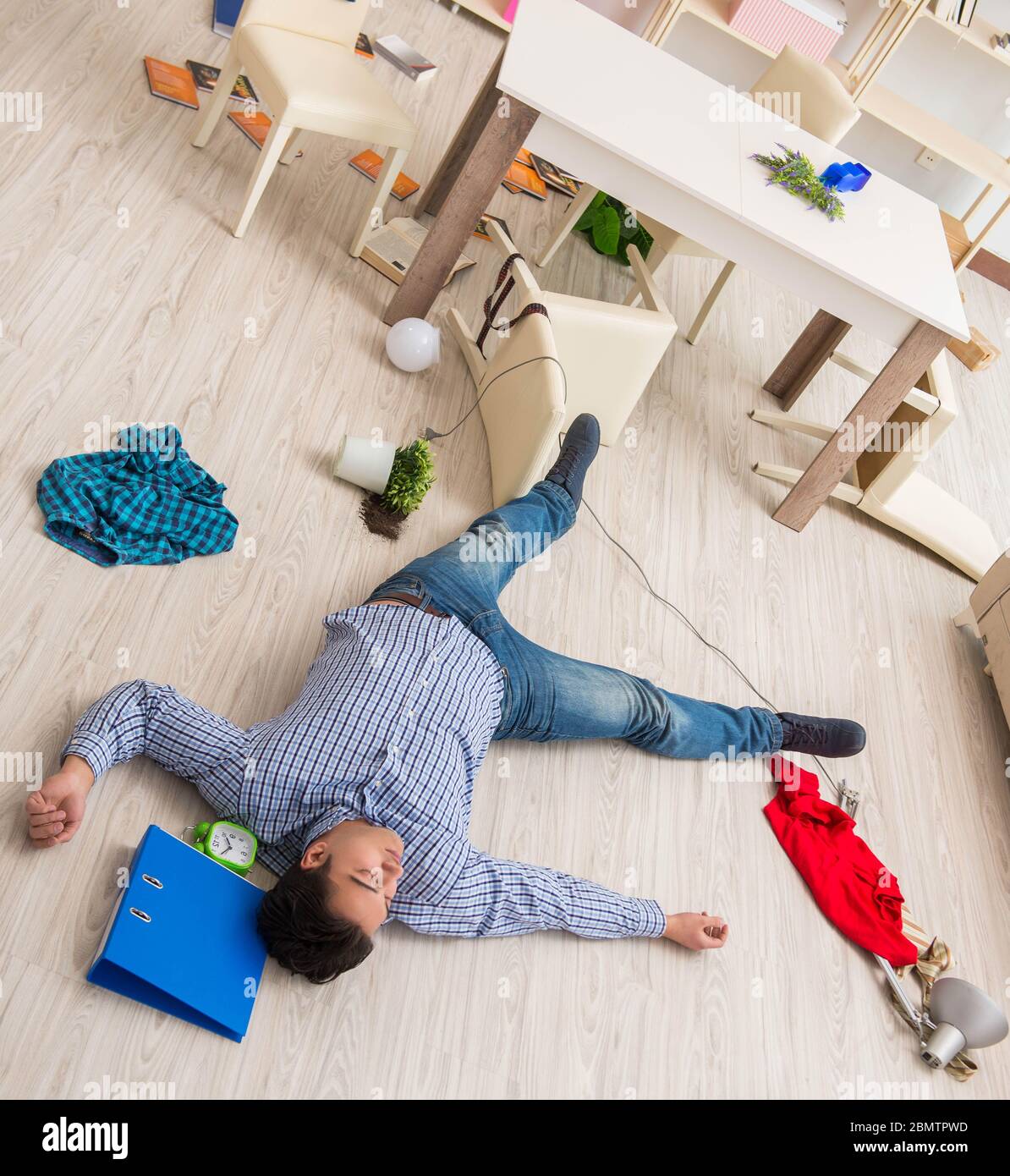 Dead man after burglary hi-res stock photography and images - Alamy