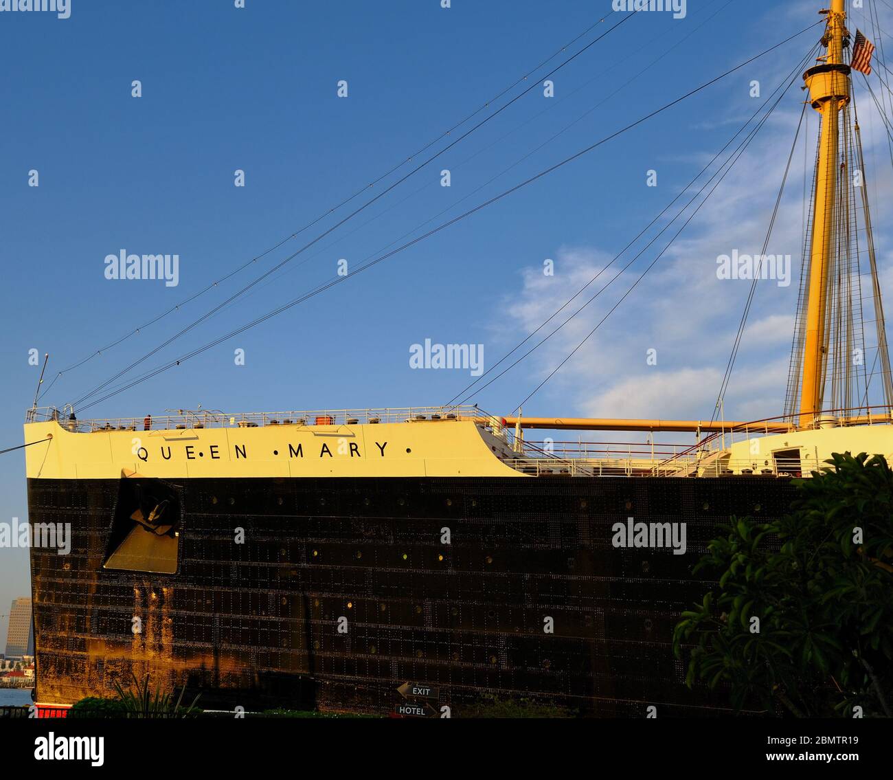 Bow of Queen Mary in Afternoon Light Stock Photo - Alamy