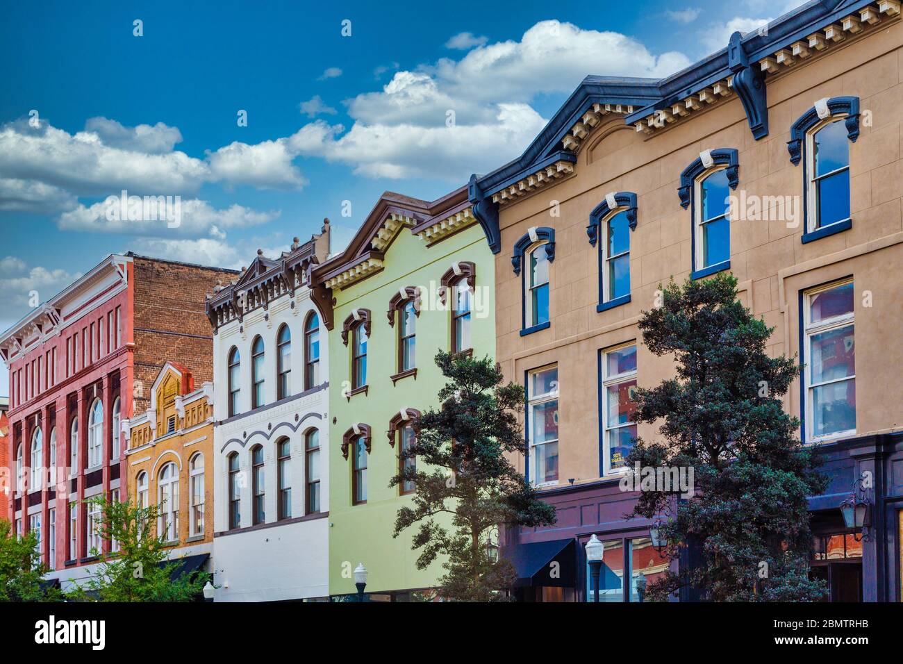Savannah historical building hi-res stock photography and images - Alamy