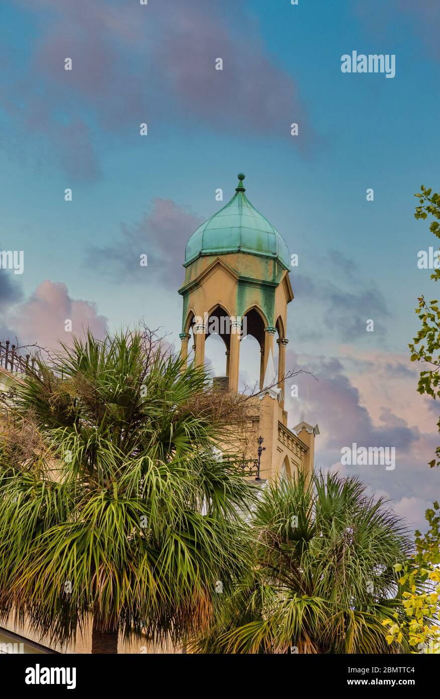 Green roof and dome hi-res stock photography and images - Alamy