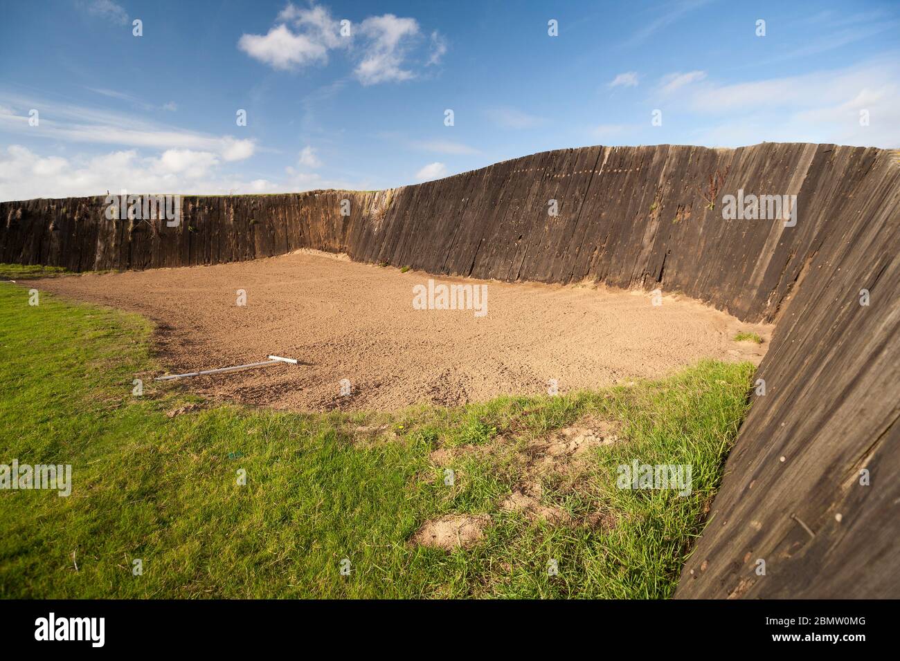 Railway sleepers hi-res stock photography and images - Alamy
