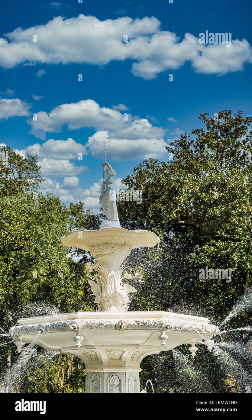 Fountain statuary hi-res stock photography and images - Alamy