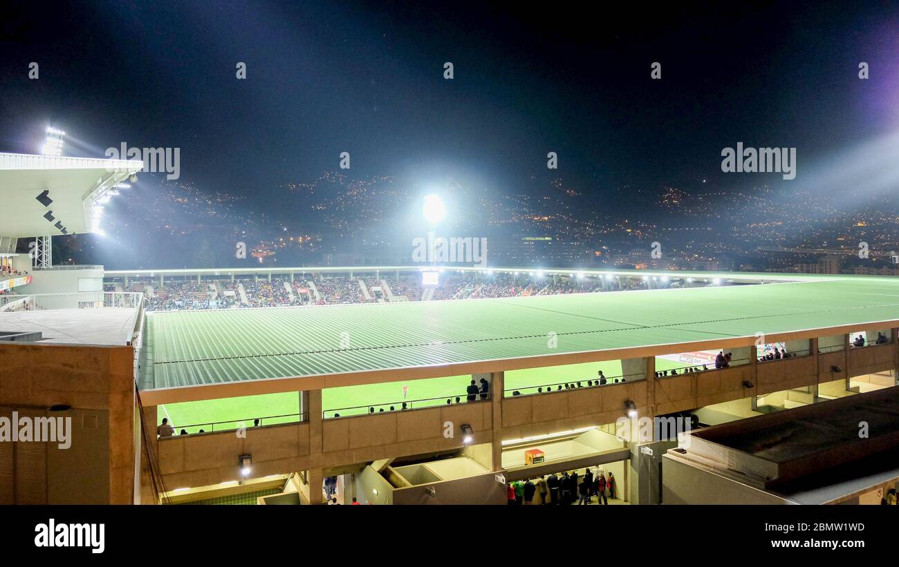 Full stadium hi-res stock photography and images - Alamy