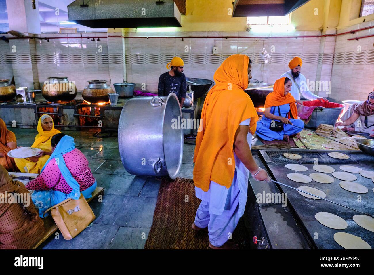 India, Delhi, Old Delhi, sikh temple of Gurudwara Sis Ganj Sahib, the ...