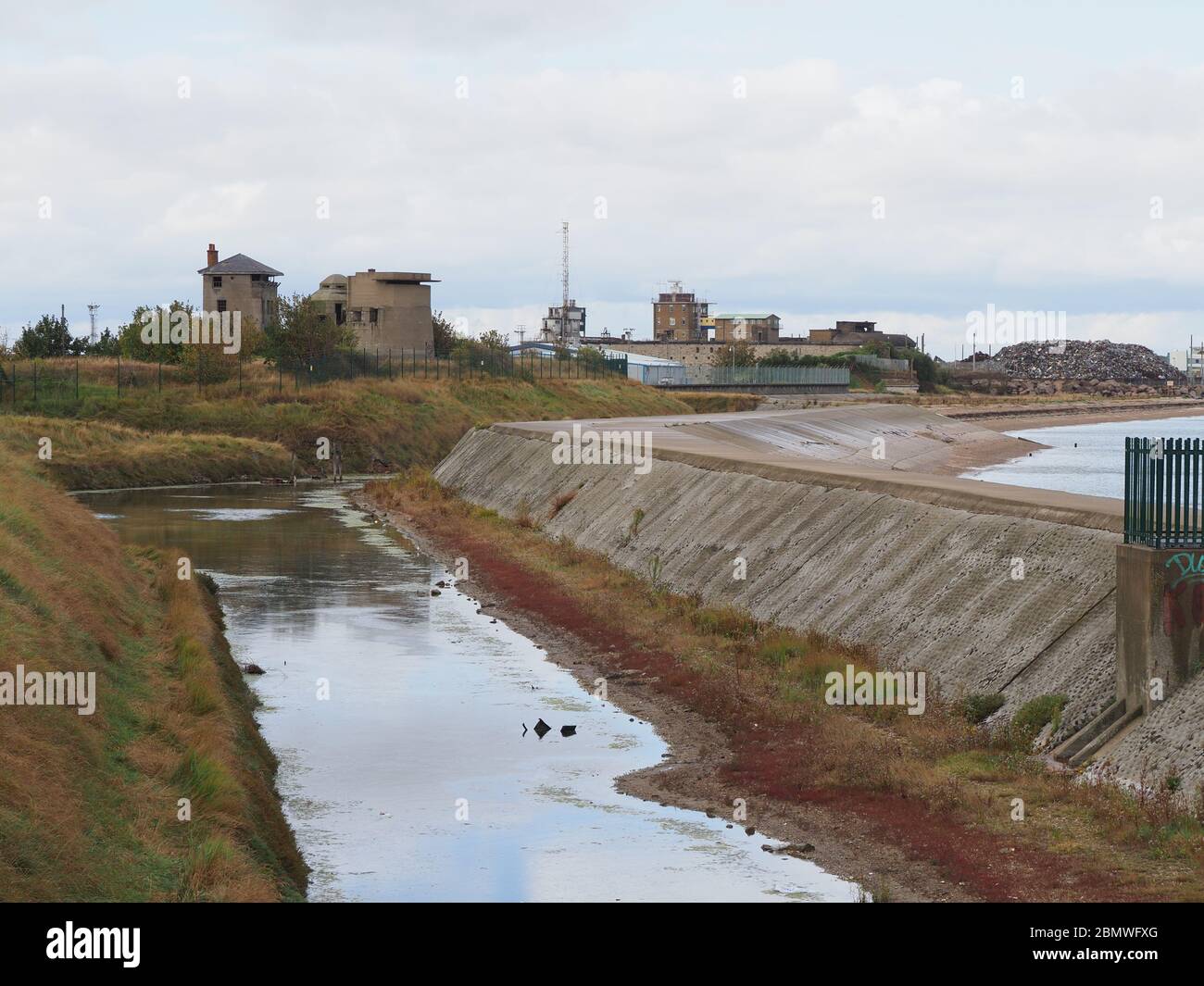 Strong onshore winds hi-res stock photography and images - Alamy