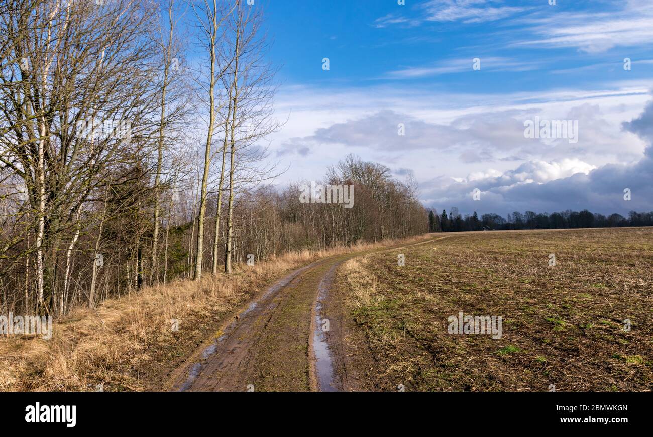 Simple road hi-res stock photography and images - Alamy