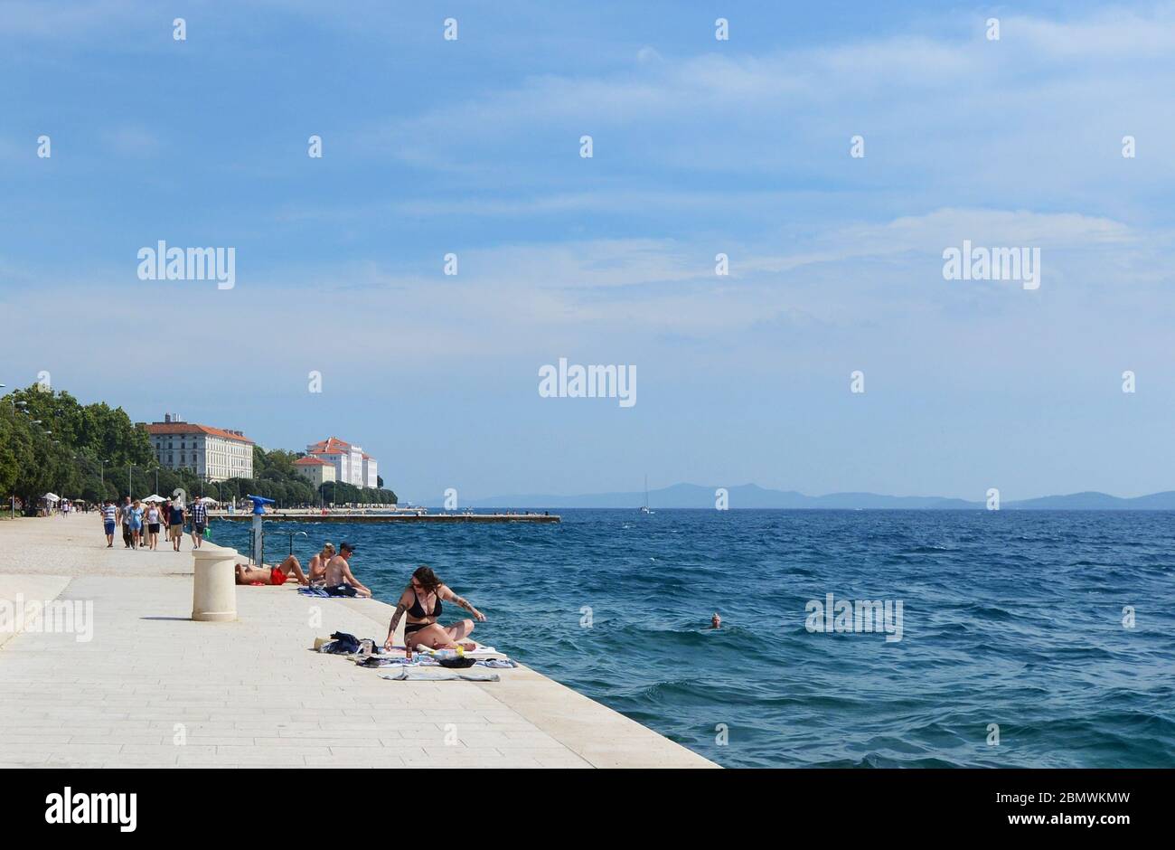 Europe sunbathing hi-res stock photography and images - Alamy