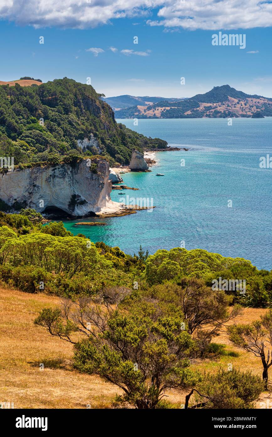 View of Gemstone Bay while walking to Cathedral Cove (can be seen in ...