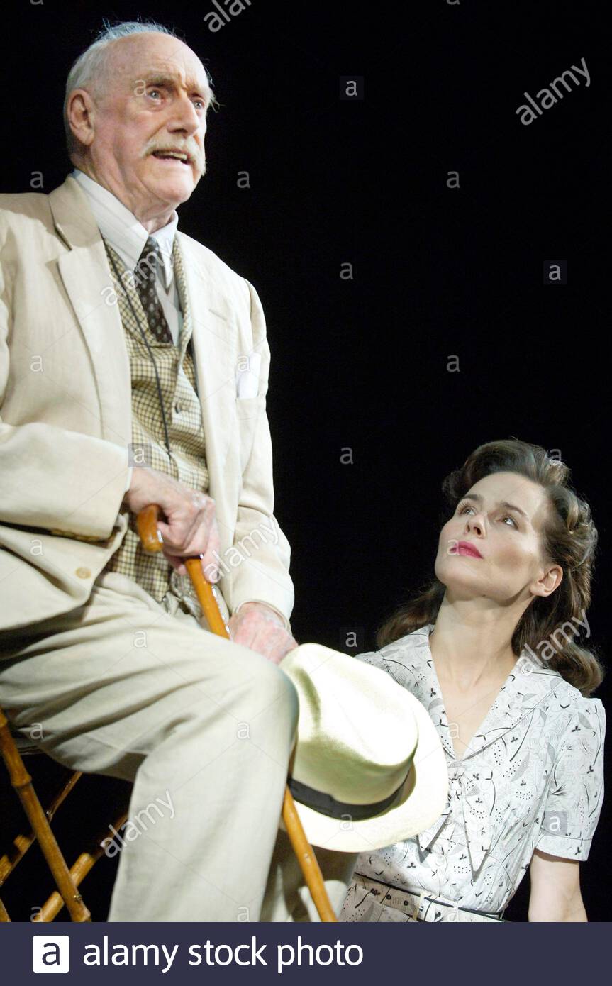 General Macarthur High Resolution Stock Photography and Images - Alamy