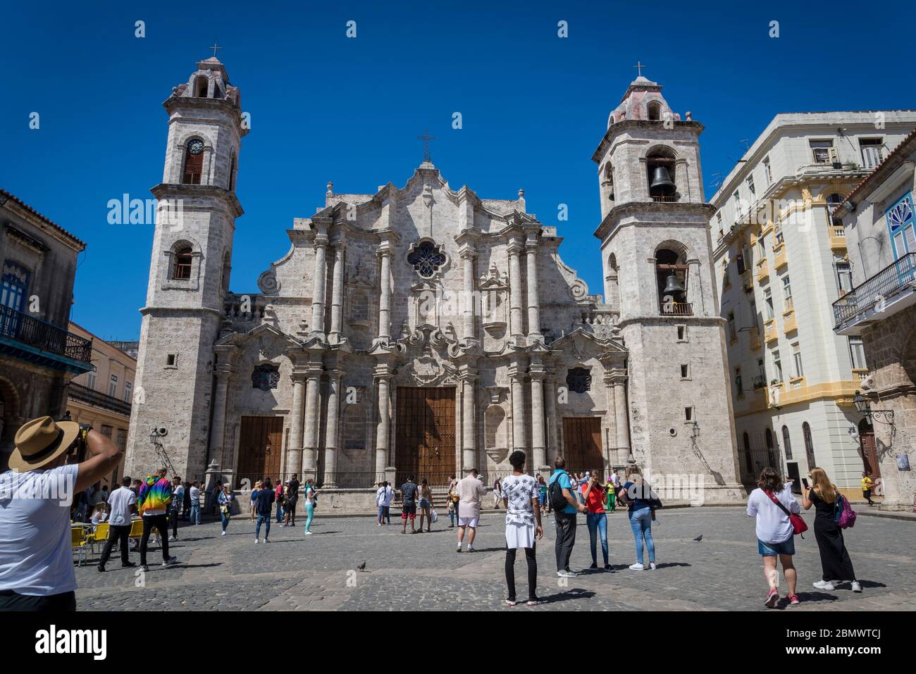 Havana Cathedral, 18th century Baroque church at the Plaza de la ...