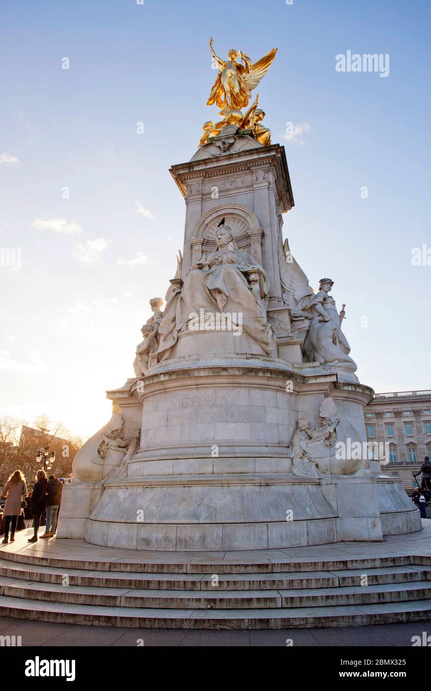 The gilded bronze 'Winged Victory' sculpture atop the Victoria Memorial ...