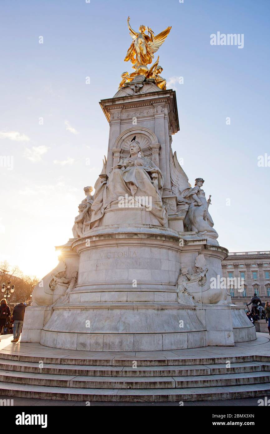 The gilded bronze 'Winged Victory' sculpture atop the Victoria Memorial ...