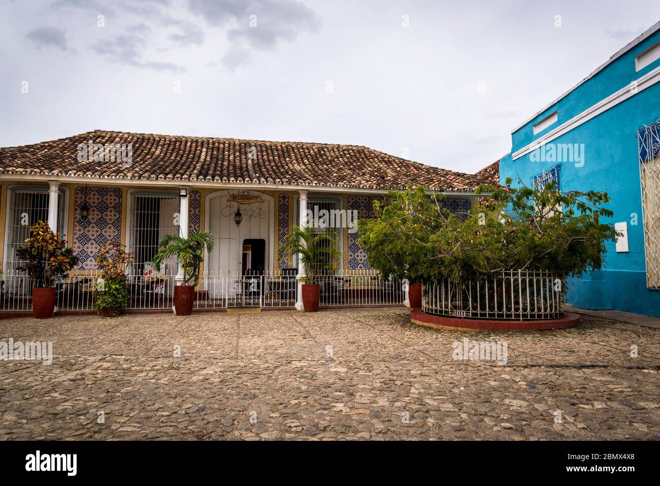 Cuban house colonial architecture hi-res stock photography and images ...