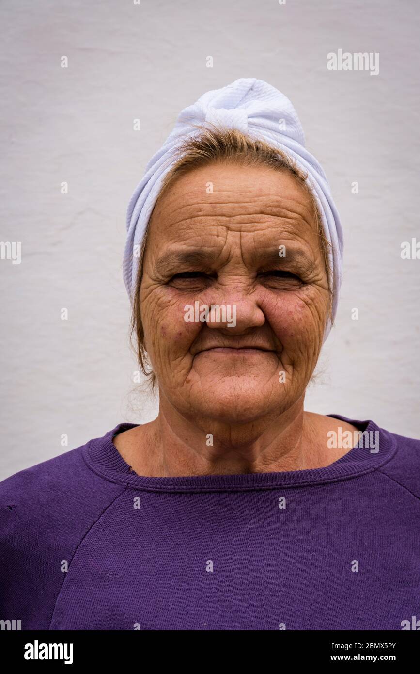 Older cuban woman hi-res stock photography and images - Alamy
